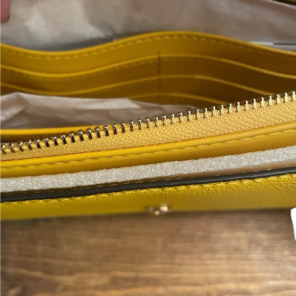 MICHAEL Michael Kors | Bags | Michael Kors Jet Set Jasmine Yellow Lg ...